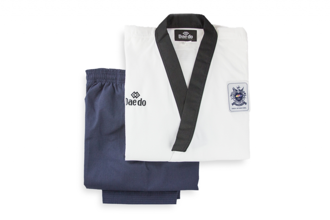 Добок для тхэквондо DAEDO Poomsae Dan Man купить оптом добок для ...